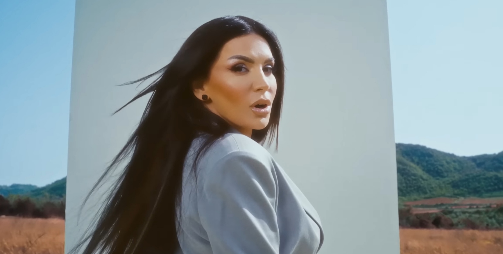 Besa zatražila mišljenje fanova i potvrdila: "Stiže revamp pjesme ...